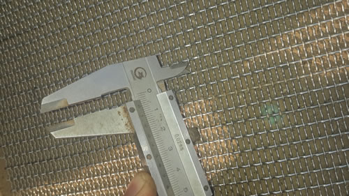 Crimped wire mesh